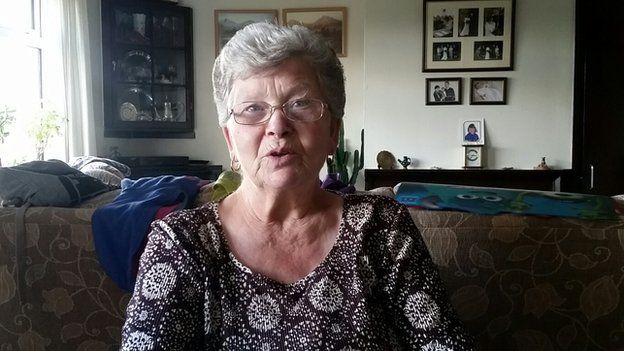 The people who never go online - BBC News