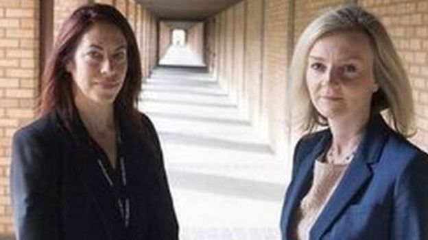 Long Lartin prison governor attacker given 10 years - BBC News