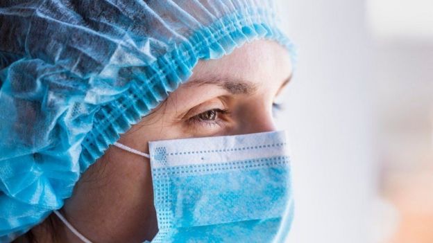 Covid-19: Bristol hospital trust brings back mask wearing - BBC News