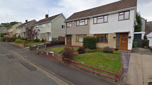 Pontypool: Struggles and opportunity in a valleys town - BBC News