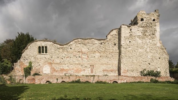 Wallingford Castle remains saved from ruin, Historic England says - BBC ...