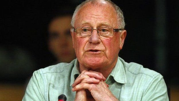 Former MSP Dennis Canavan confirms death of only daughter - BBC News