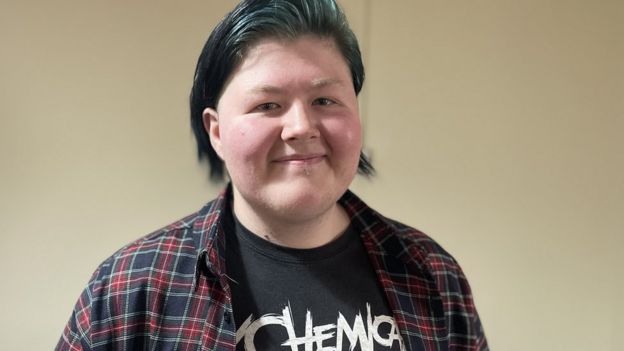 Welsh schools to get guidance on supporting transgender pupils - BBC News