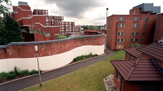 Bricks and bars: The tough urban prisons of the past - BBC News