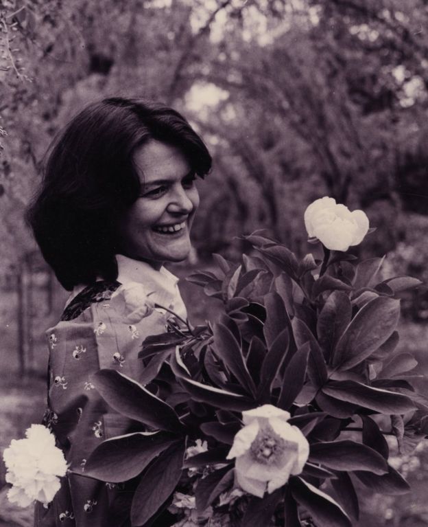 Charles Jencks: The architect who made cancer care a work of art - BBC News