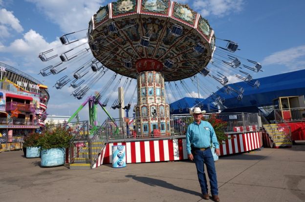 The State Fair of Texas: Burgers, dogs and deep-fried everything - BBC News