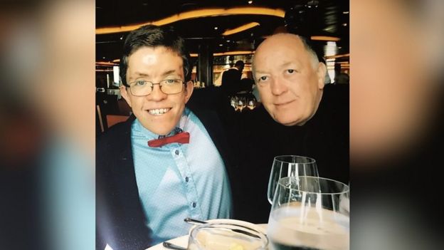 John Reay: Hundreds at funeral for golf 'pioneer' - BBC News