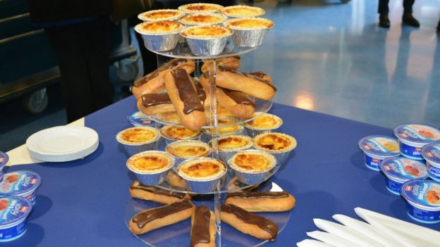 'I put toast and cake back on the hospital menu' - BBC News