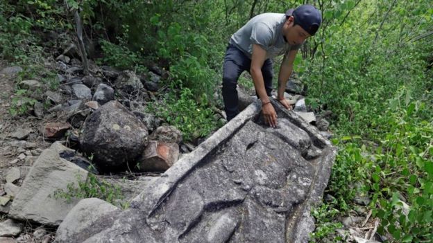 Aztec skull tower: Archaeologists unearth new sections in Mexico City ...