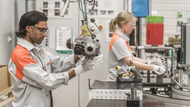 Engineering giant GKN rejects £7bn takeover bid - BBC News