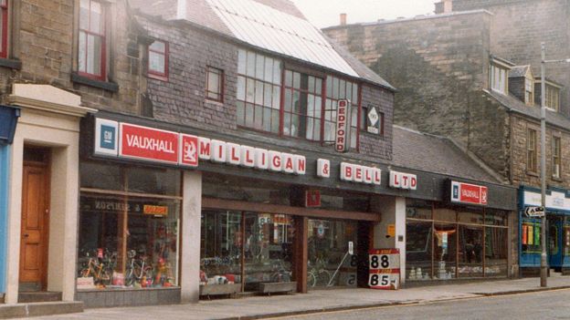 Hawick's 'forgotten shops' celebrated in new exhibition - BBC News