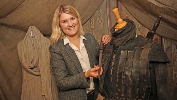 Macbeth film costumes loaned to museums - BBC News