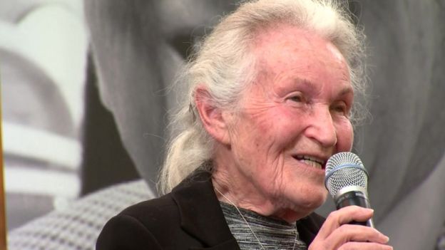 Nicholas Winton memorial service honours Holocaust hero - BBC News