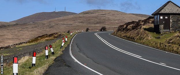 Isle of Man TT 2017: Irish racer Alan Bonner third to die at TT - BBC Sport