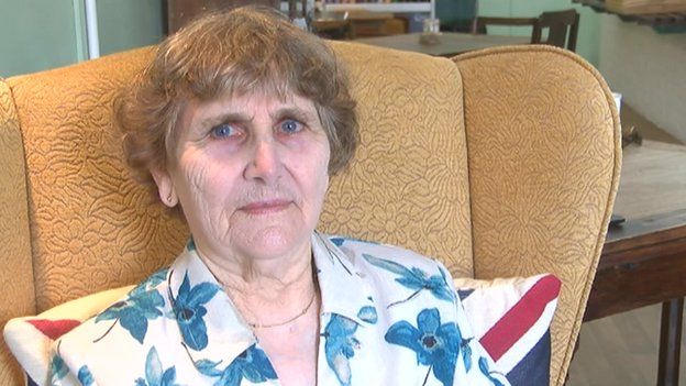 VJ Day: Child PoW recalls Changi internment - BBC News