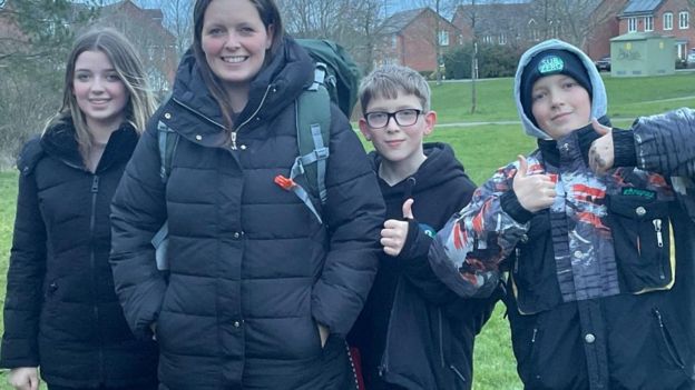Corby boy, 10, set for Arctic trek in tribute to father - BBC News