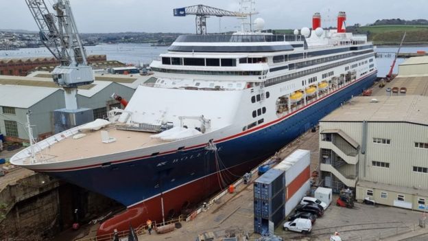 Cruise ship is biggest to ever dock in Fowey - BBC News