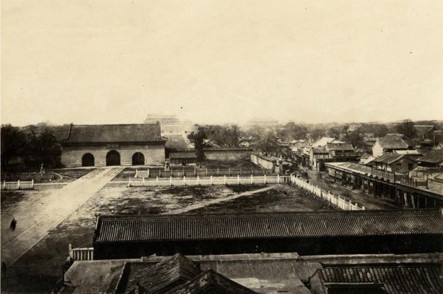 Rare early photographs of Peking - BBC News
