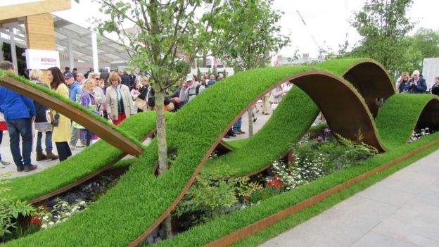 Chelsea Flower Show: First ever virtual event opens - BBC News