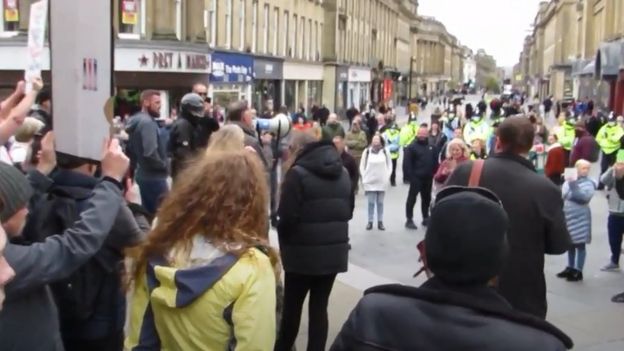 Covid-19: Four arrested at Newcastle anti-lockdown protest - BBC News