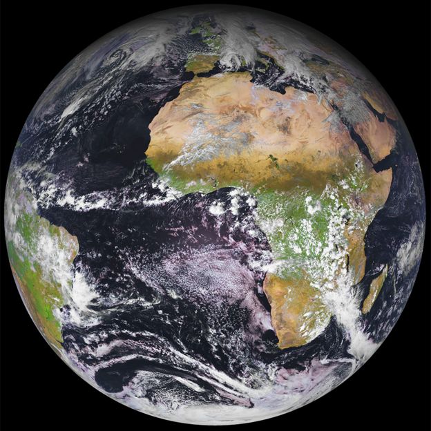 Meteosat: Europe's new weather satellite heads skyward - BBC News