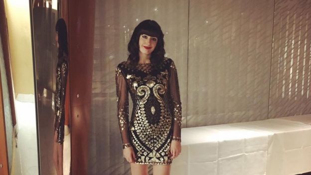 Anorexia: 'I needed therapy not just a food plan' - BBC News