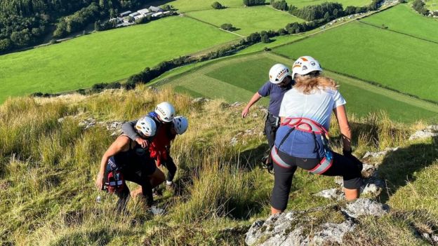 Snowdonia: Craig yr Aderyn fall climber in rescue drama - BBC News