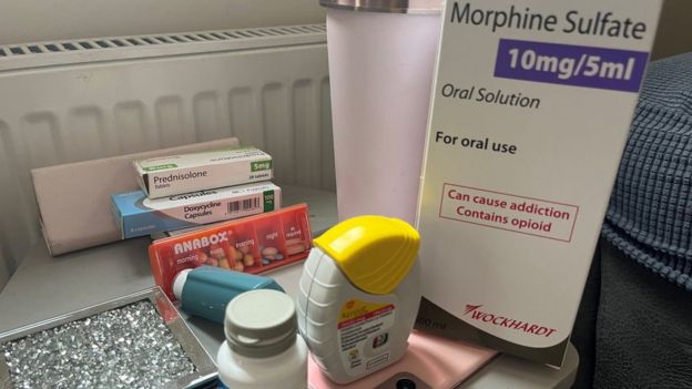Chronic pain: 'I pleaded with them, just take my leg off' - BBC News