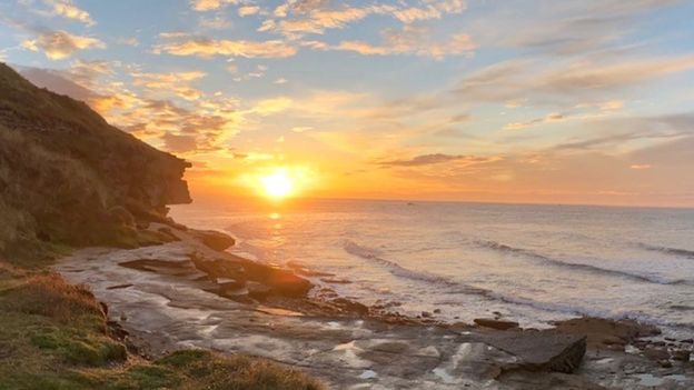 Why is the weather so warm this November? - BBC News