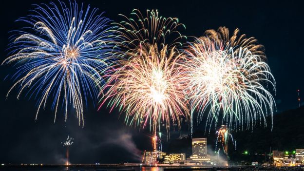How do fireworks work? - BBC Newsround