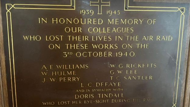 Search for descendants of Worcester wartime bombing victims - BBC News