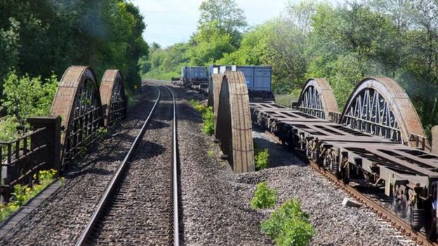 Didcot Parkway - Oxford rail line shut until 'late April' for viaduct ...
