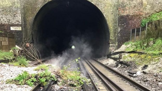 Basingstoke-Winchester landslip: Rail line reopens - BBC News