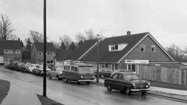 Memories of Becontree council estate 100 years on - BBC News
