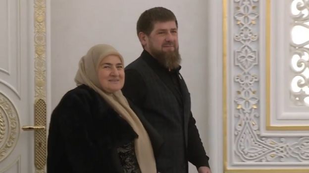 Chechen children get cash for poems praising leader's family - BBC News