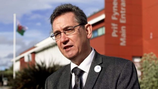 Morriston Hospital Swansea: UK's first powered by own solar farm - BBC News