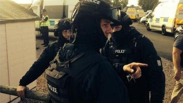 Cardiff 'organised crime' raids: 14 arrested and cars seized - BBC News