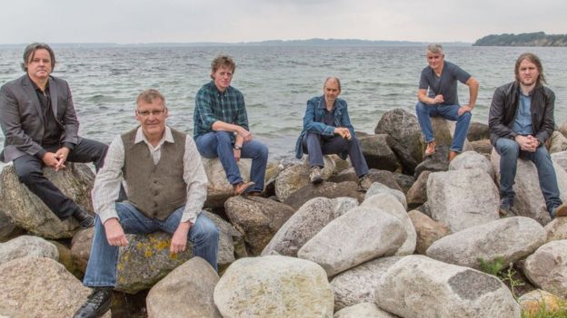 Runrig: 'The unlikeliest of rock icons' - BBC News