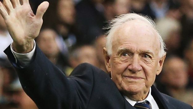Terry Medwin: Ex-Tottenham, Wales and Swansea wing dies aged 91 - BBC Sport