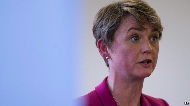 Yvette Cooper says every British city should accept refugees - BBC News