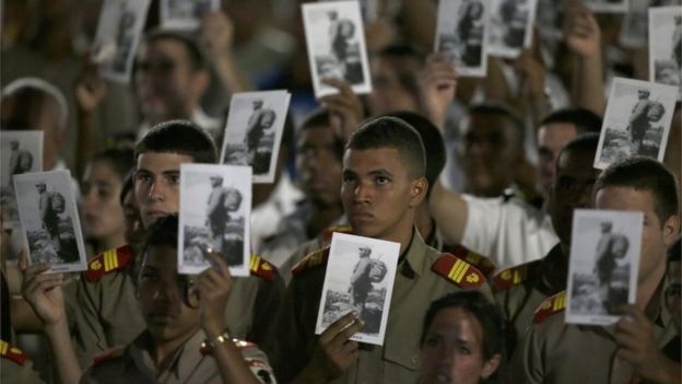 Fidel Castro's death: Ashes begin journey to Santiago - BBC News