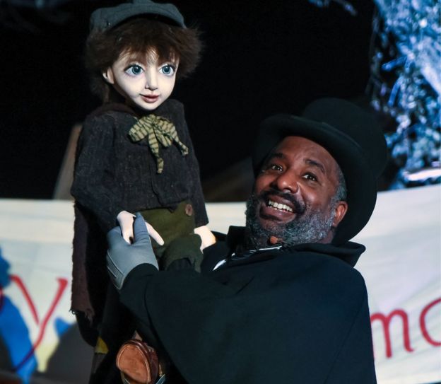 A Christmas Carol: How Scrooge is saving theatres this Christmas - BBC News