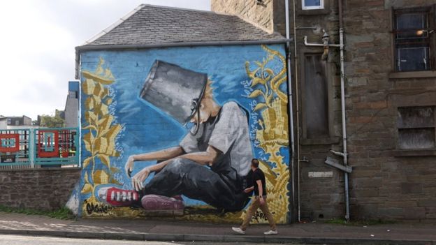 Monuments, murals, and mosaics on the Dundee public art trail - BBC News
