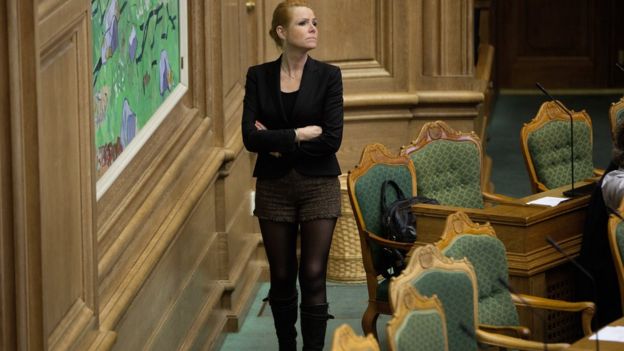 Denmark approves controversial migrant assets bill - BBC News