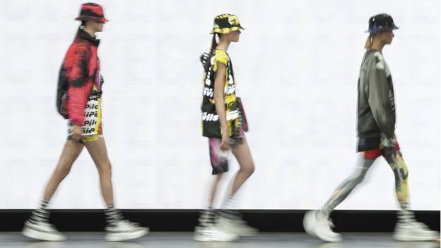 Fast fashion: Should we change how we think about clothes? - BBC News