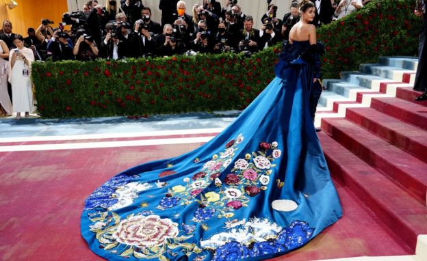 Met Gala: 22 of the hottest looks from the 2022 red carpet - BBC News