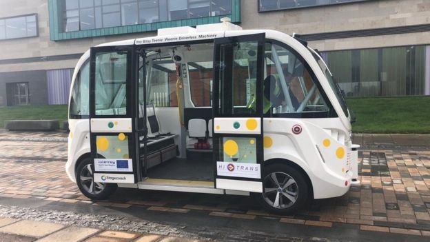 Driverless bus service to start in Scotland in 'world first' - BBC News