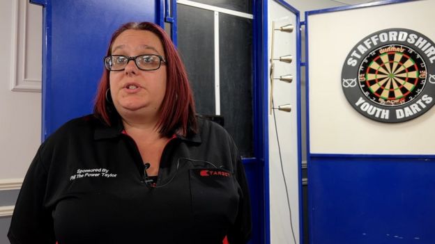 Darts appeal for more girls to take up sport in Stoke-on-Trent - BBC News