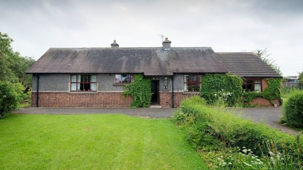 Listed buildings: New additions mark 70 years of preservation - BBC News
