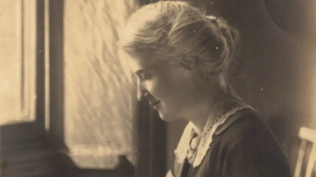 Eglantyne Jebb: Save the Children founder reburied in Geneva - BBC News